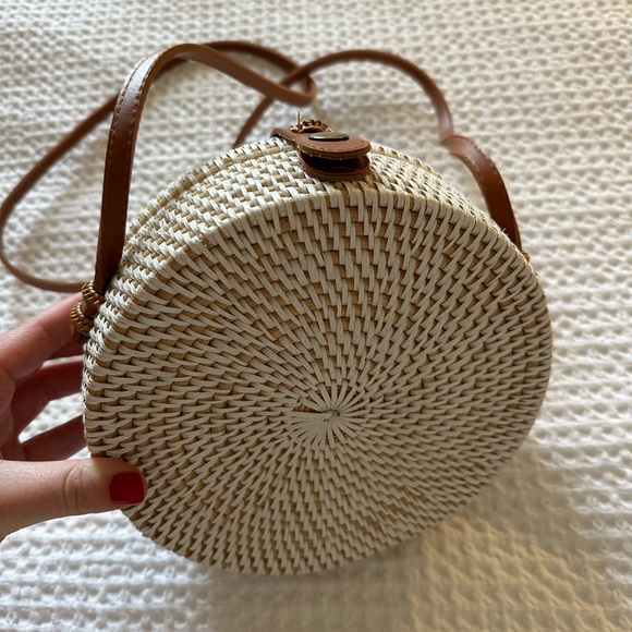 DSW | Bags | White Round Rattan Crossbody Bag | Poshmark